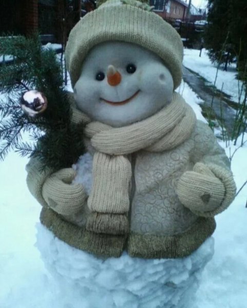картинки красивые снеговики из снега 65 фото